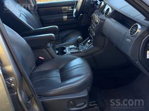 Grey Land Rover Discovery 2009 in Riga, with an engine capacity of 3.00 L and mileage of 284 thousand km for 7200 €, photo 13 on AUTOMOTO.COM.LV