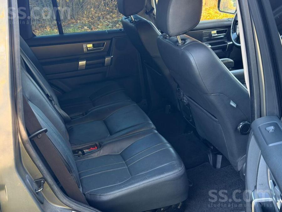 Grey Land Rover Discovery 2009 in Riga, with an engine capacity of 3.00 L and mileage of 284 thousand km for 7200 €, photo 16 on AUTOMOTO.COM.LV