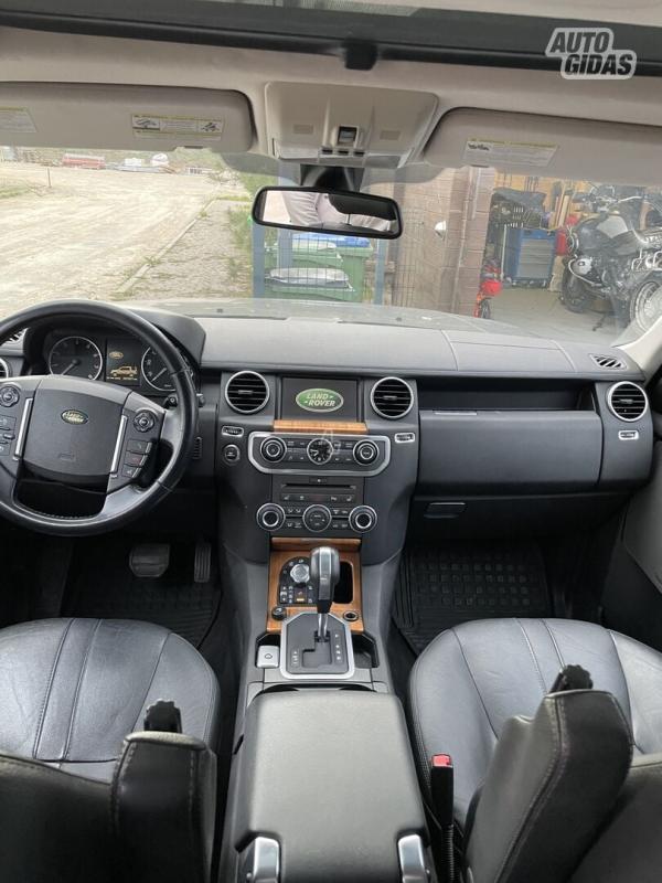 Pelēks Land Rover Discovery 2010 Kauņa, ar dzinēja tilpumu 5.00 L un nobraukumu 296 tūkst. km par 12500 €, foto 4 vietnē AUTOMOTO.COM.LV