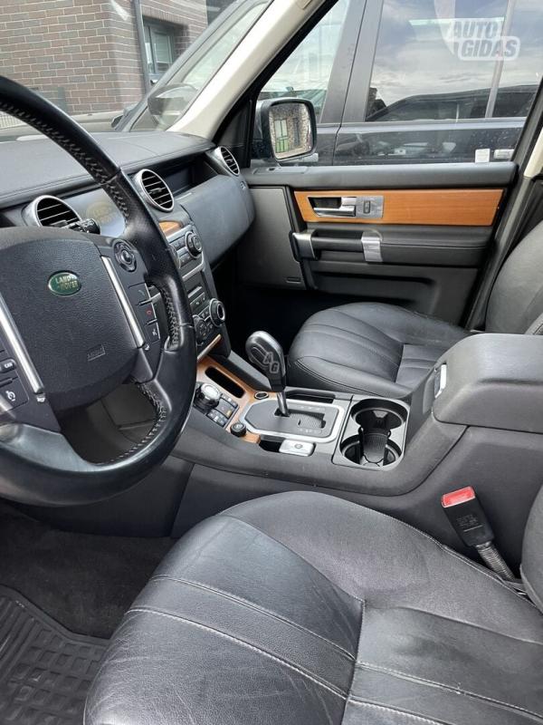 Pelēks Land Rover Discovery 2010 Kauņa, ar dzinēja tilpumu 5.00 L un nobraukumu 296 tūkst. km par 12500 €, foto 6 vietnē AUTOMOTO.COM.LV