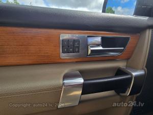 Pelēks Land Rover Discovery 2010 Tallina, ar dzinēja tilpumu 3.00 L un nobraukumu 275 tūkst. km par 5990 €, foto 17 vietnē AUTOMOTO.COM.LV