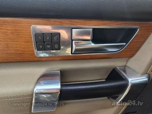 Pelēks Land Rover Discovery 2010 Tallina, ar dzinēja tilpumu 3.00 L un nobraukumu 275 tūkst. km par 5990 €, foto 23 vietnē AUTOMOTO.COM.LV