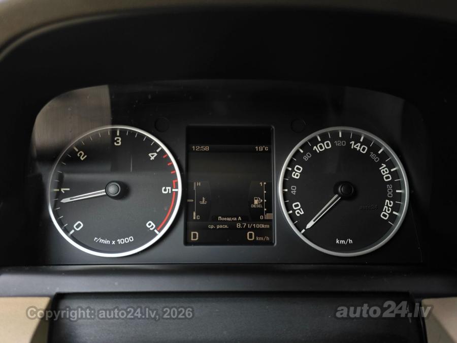 Pelēks Land Rover Discovery 2010 Tallina, ar dzinēja tilpumu 3.00 L un nobraukumu 275 tūkst. km par 5990 €, foto 28 vietnē AUTOMOTO.COM.LV