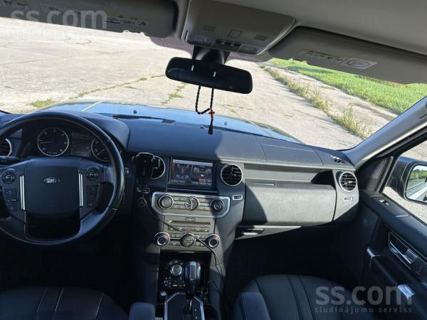 Grey Land Rover Discovery 2010 in Riga, with an engine capacity of 3.00 L and mileage of 207 thousand km for 12800 €, photo 6 on AUTOMOTO.COM.LV