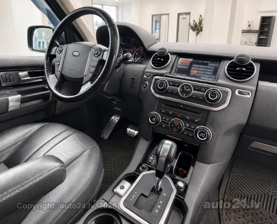 Grey Land Rover Discovery 2010 in Tallinn, with an engine capacity of 2.70 L and mileage of 225 thousand km for 9900 €, photo 8 on AUTOMOTO.COM.LV