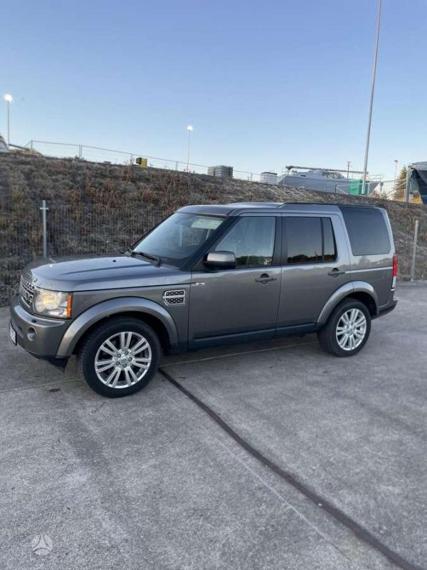 Pelēks Land Rover Discovery 2011 Kauņa, ar dzinēja tilpumu 5.00 L un nobraukumu 299 tūkst. km par 11500 €, foto 3 vietnē AUTOMOTO.COM.LV