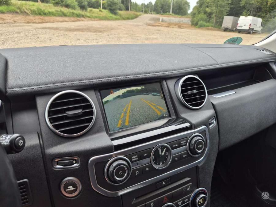 Pelēks Land Rover Discovery 2011 Utena, ar dzinēja tilpumu 2.99 L un nobraukumu 336 tūkst. km par 6990 €, foto 20 vietnē AUTOMOTO.COM.LV