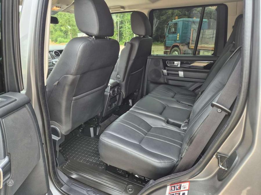 Pelēks Land Rover Discovery 2011 Utena, ar dzinēja tilpumu 2.99 L un nobraukumu 336 tūkst. km par 6990 €, foto 30 vietnē AUTOMOTO.COM.LV