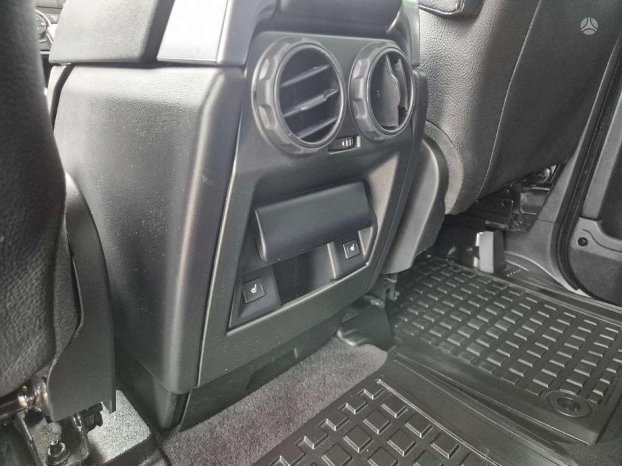 Pelēks Land Rover Discovery 2011 Utena, ar dzinēja tilpumu 2.99 L un nobraukumu 336 tūkst. km par 6990 €, foto 34 vietnē AUTOMOTO.COM.LV