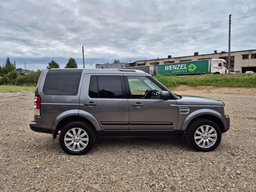 Pelēks Land Rover Discovery 2011 Utena, ar dzinēja tilpumu 2.99 L un nobraukumu 336 tūkst. km par 6990 €, foto 7 vietnē AUTOMOTO.COM.LV