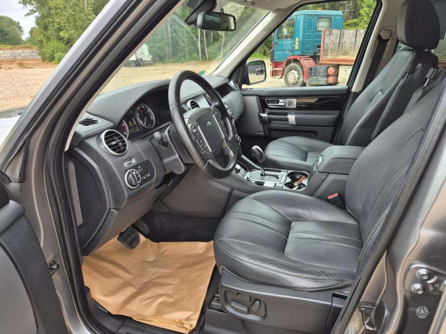 Pelēks Land Rover Discovery 2011 Utena, ar dzinēja tilpumu 2.99 L un nobraukumu 336 tūkst. km par 6990 €, foto 13 vietnē AUTOMOTO.COM.LV