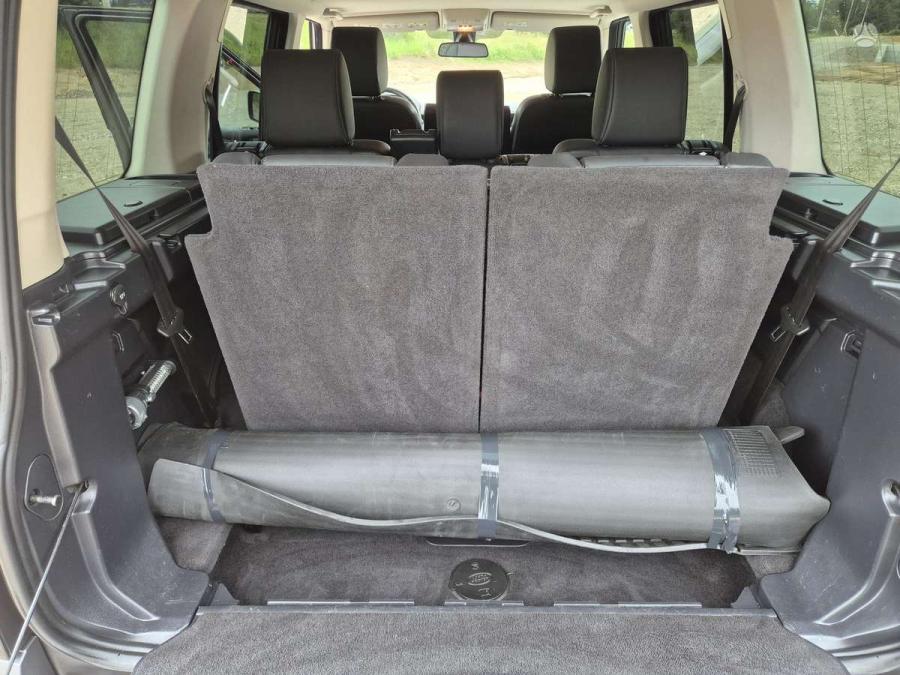 Pelēks Land Rover Discovery 2011 Utena, ar dzinēja tilpumu 2.99 L un nobraukumu 336 tūkst. km par 6990 €, foto 39 vietnē AUTOMOTO.COM.LV