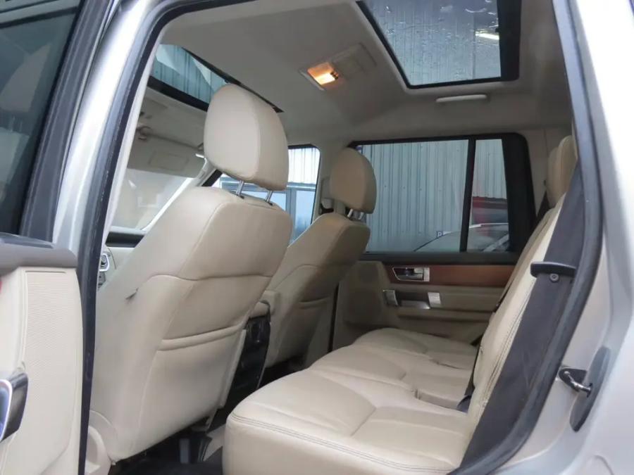 Grey Land Rover Discovery 2012 in Riga, with an engine capacity of 3.00 L and mileage of 190 thousand km for 9750 €, photo 8 on AUTOMOTO.COM.LV