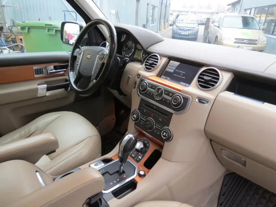 Grey Land Rover Discovery 2012 in Riga, with an engine capacity of 3.00 L and mileage of 190 thousand km for 9750 €, photo 11 on AUTOMOTO.COM.LV