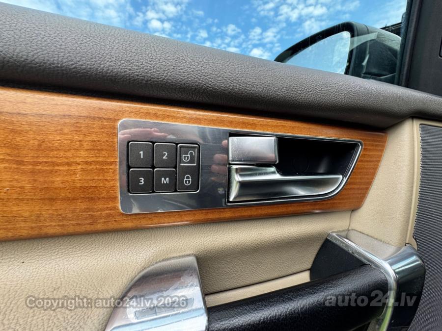 Grey Land Rover Discovery 2013 in Tallinn, with an engine capacity of 3.00 L and mileage of 330 thousand km for 10500 €, photo 16 on AUTOMOTO.COM.LV
