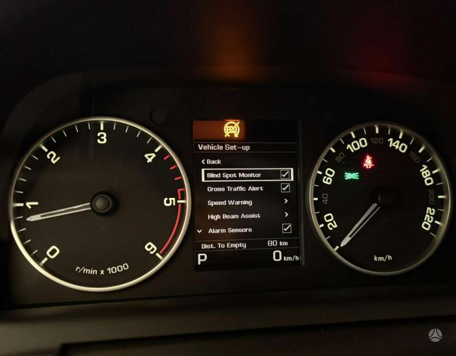 Grey Land Rover Discovery 2015 in Marijampole, with an engine capacity of 2.99 L and mileage of 214 thousand km for 14999 €, photo 4 on AUTOMOTO.COM.LV