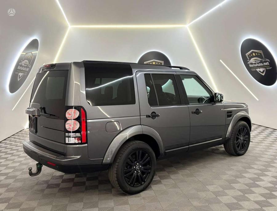 Grey Land Rover Discovery 2015 in Marijampole, with an engine capacity of 2.99 L and mileage of 214 thousand km for 14999 €, photo 5 on AUTOMOTO.COM.LV