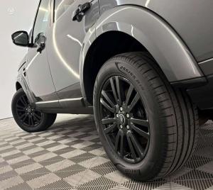 Grey Land Rover Discovery 2015 in Marijampole, with an engine capacity of 2.99 L and mileage of 214 thousand km for 14999 €, photo 23 on AUTOMOTO.COM.LV