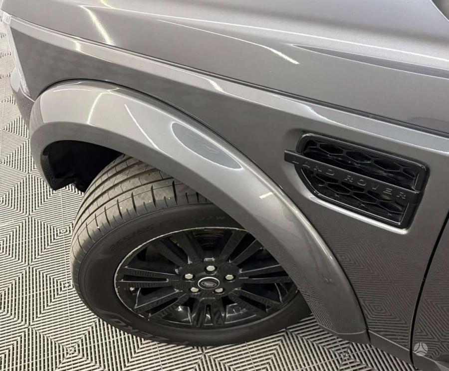 Grey Land Rover Discovery 2015 in Marijampole, with an engine capacity of 2.99 L and mileage of 214 thousand km for 14999 €, photo 24 on AUTOMOTO.COM.LV