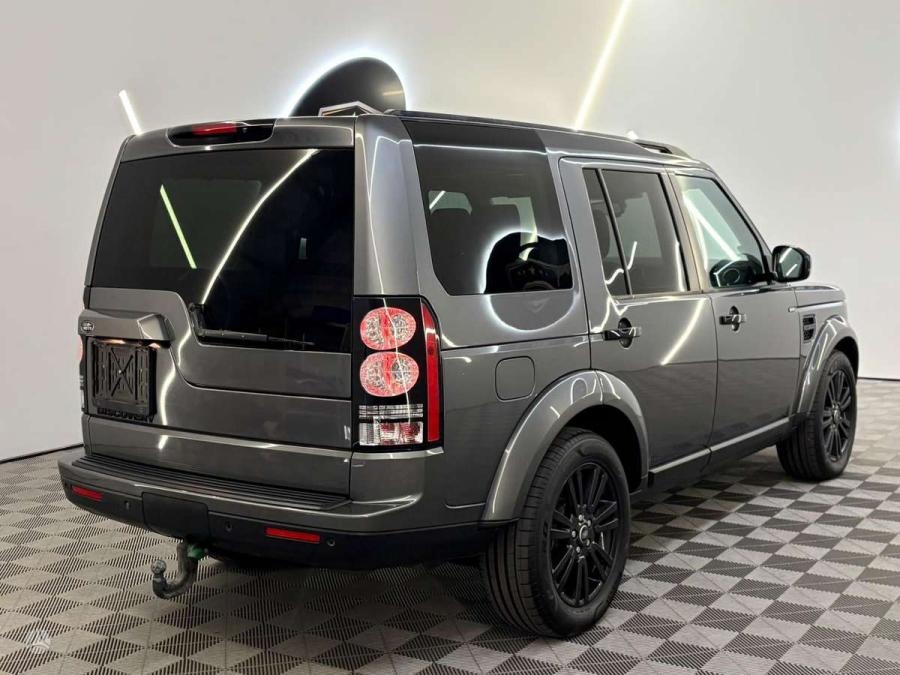 Grey Land Rover Discovery 2015 in Marijampole, with an engine capacity of 2.99 L and mileage of 214 thousand km for 14999 €, photo 31 on AUTOMOTO.COM.LV