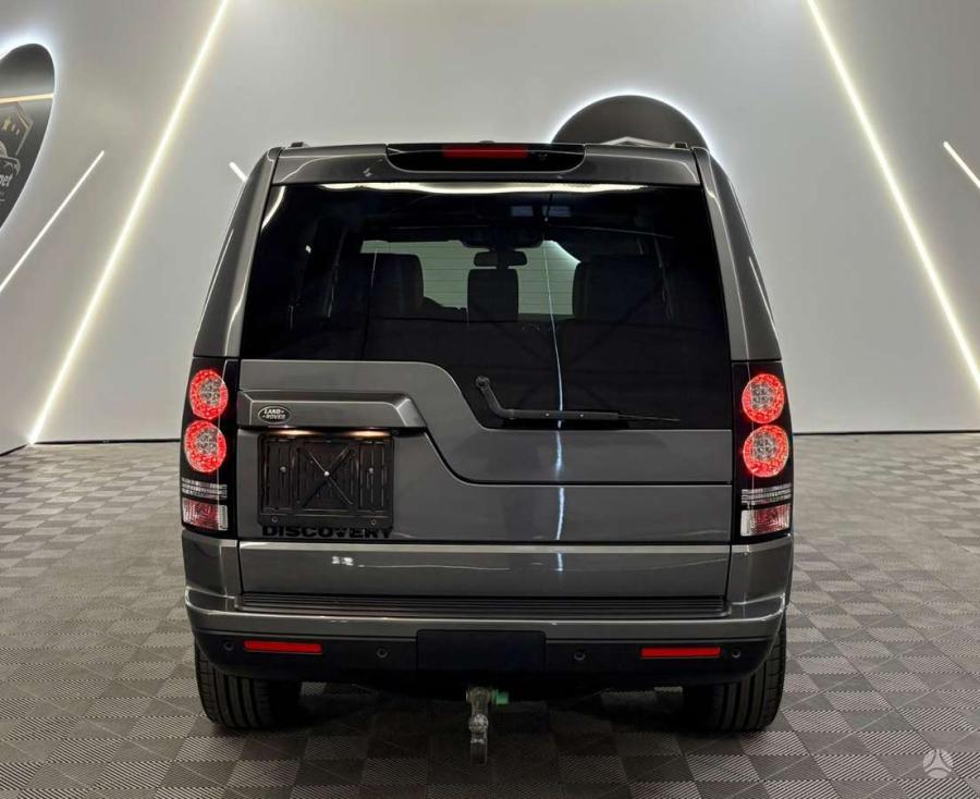 Grey Land Rover Discovery 2015 in Marijampole, with an engine capacity of 2.99 L and mileage of 214 thousand km for 14999 €, photo 32 on AUTOMOTO.COM.LV