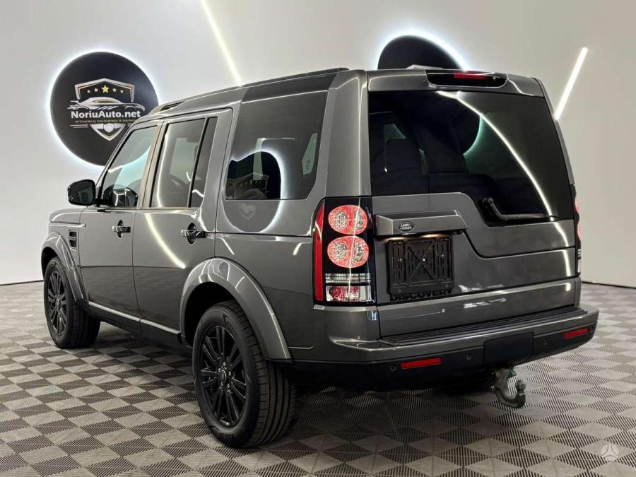 Grey Land Rover Discovery 2015 in Marijampole, with an engine capacity of 2.99 L and mileage of 214 thousand km for 14999 €, photo 33 on AUTOMOTO.COM.LV