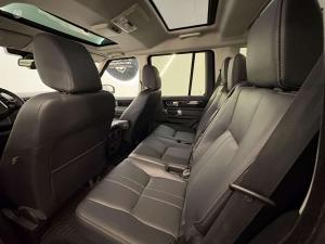 Grey Land Rover Discovery 2015 in Marijampole, with an engine capacity of 2.99 L and mileage of 214 thousand km for 14700 €, photo 18 on AUTOMOTO.COM.LV