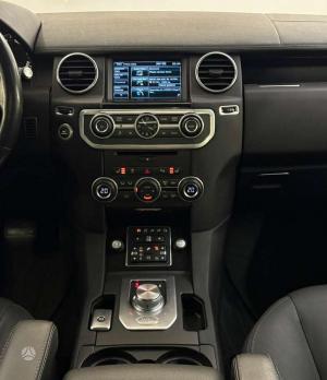 Grey Land Rover Discovery 2015 in Marijampole, with an engine capacity of 2.99 L and mileage of 214 thousand km for 14700 €, photo 23 on AUTOMOTO.COM.LV