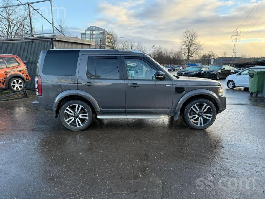 Pelēks Land Rover Discovery 2016 Rīga, ar dzinēja tilpumu 3.00 L un nobraukumu 129 tūkst. km par 22490 €, foto 4 vietnē AUTOMOTO.COM.LV