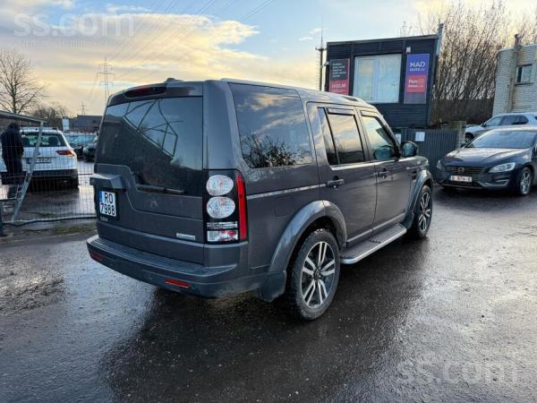 Grey Land Rover Discovery 2016 in Riga, with an engine capacity of 3.00 L and mileage of 129 thousand km for 22490 €, photo 5 on AUTOMOTO.COM.LV