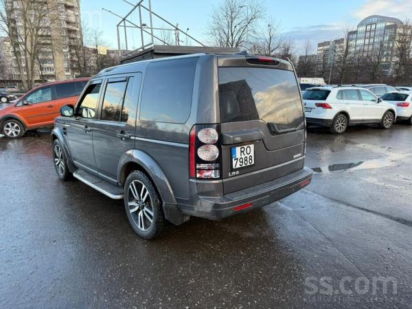 Grey Land Rover Discovery 2016 in Riga, with an engine capacity of 3.00 L and mileage of 129 thousand km for 22490 €, photo 6 on AUTOMOTO.COM.LV