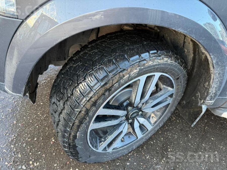 Pelēks Land Rover Discovery 2016 Rīga, ar dzinēja tilpumu 3.00 L un nobraukumu 129 tūkst. km par 22490 €, foto 9 vietnē AUTOMOTO.COM.LV