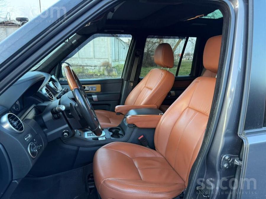 Pelēks Land Rover Discovery 2016 Rīga, ar dzinēja tilpumu 3.00 L un nobraukumu 129 tūkst. km par 22490 €, foto 11 vietnē AUTOMOTO.COM.LV