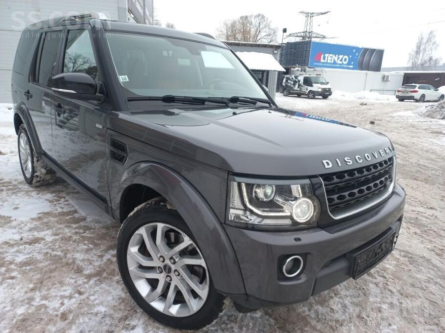 Grey Land Rover Discovery 2016 in Riga, with an engine capacity of 3.00 L and mileage of 167 thousand km for 16900 €, photo 5 on AUTOMOTO.COM.LV