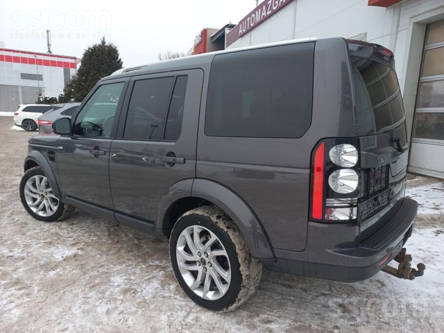 Grey Land Rover Discovery 2016 in Riga, with an engine capacity of 3.00 L and mileage of 167 thousand km for 16900 €, photo 7 on AUTOMOTO.COM.LV