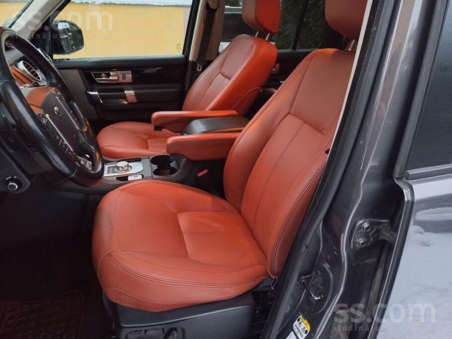 Grey Land Rover Discovery 2016 in Riga, with an engine capacity of 3.00 L and mileage of 167 thousand km for 16900 €, photo 31 on AUTOMOTO.COM.LV