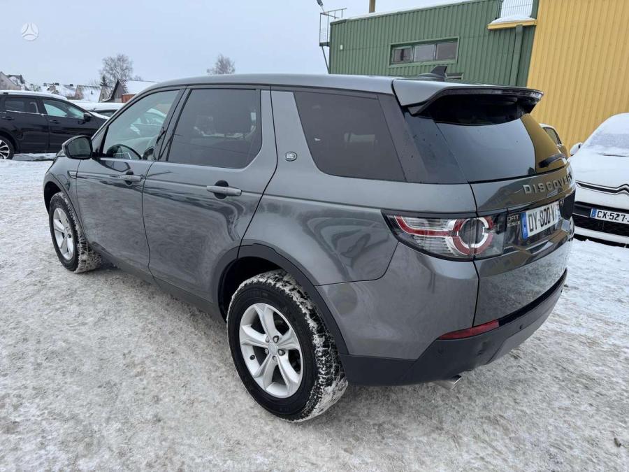 Grey Land Rover Discovery 2016 in Taurage, with an engine capacity of 2.00 L and mileage of 143 thousand km for 9900 €, photo 6 on AUTOMOTO.COM.LV