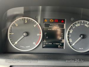 Grey Land Rover Discovery 2016 in Parnu, with an engine capacity of 3.00 L and mileage of 178 thousand km for 30500 €, photo 10 on AUTOMOTO.COM.LV