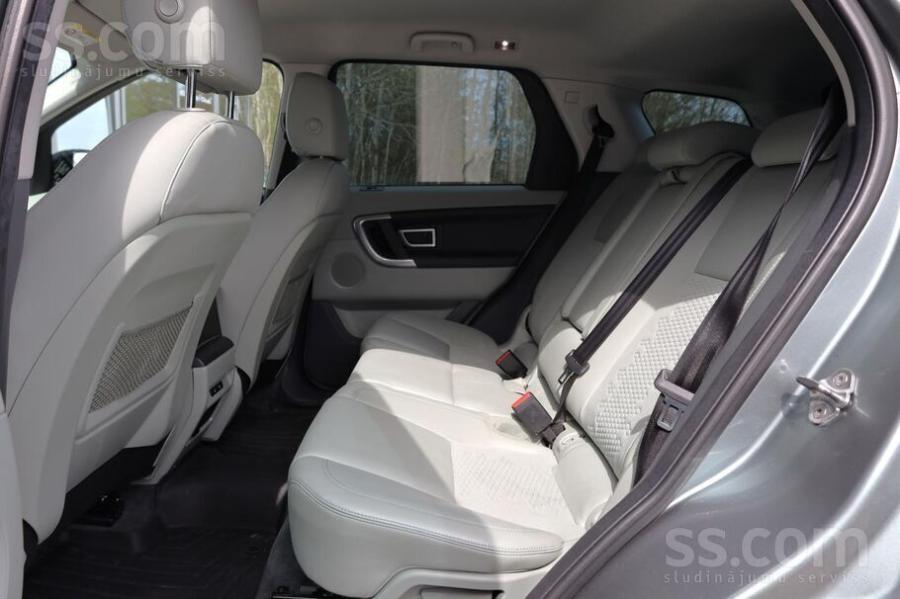 Pelēks Land Rover Discovery 2016 Rīga, ar dzinēja tilpumu 2.00 L un nobraukumu 92 tūkst. km par 12995 €, foto 18 vietnē AUTOMOTO.COM.LV
