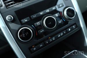 Pelēks Land Rover Discovery 2016 Rīga, ar dzinēja tilpumu 2.00 L un nobraukumu 92 tūkst. km par 12995 €, foto 23 vietnē AUTOMOTO.COM.LV