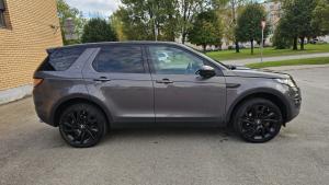 Grey Land Rover Discovery 2016 in Riga, with an engine capacity of 2.00 L and mileage of 292 thousand km for 12550 €, photo 5 on AUTOMOTO.COM.LV