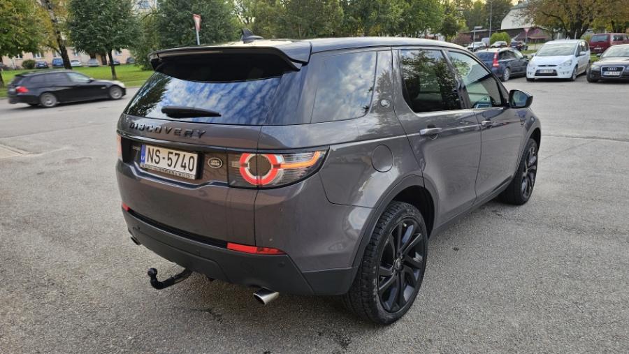 Grey Land Rover Discovery 2016 in Riga, with an engine capacity of 2.00 L and mileage of 292 thousand km for 12550 €, photo 6 on AUTOMOTO.COM.LV