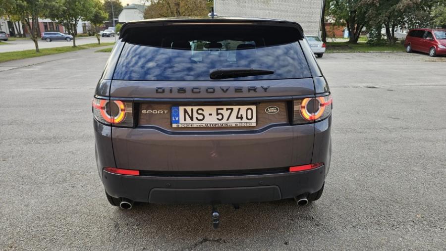 Grey Land Rover Discovery 2016 in Riga, with an engine capacity of 2.00 L and mileage of 292 thousand km for 12550 €, photo 7 on AUTOMOTO.COM.LV