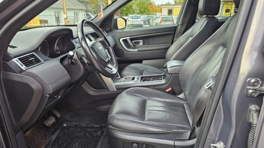 Grey Land Rover Discovery 2016 in Riga, with an engine capacity of 2.00 L and mileage of 292 thousand km for 12550 €, photo 10 on AUTOMOTO.COM.LV