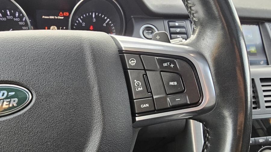Grey Land Rover Discovery 2016 in Riga, with an engine capacity of 2.00 L and mileage of 292 thousand km for 12550 €, photo 17 on AUTOMOTO.COM.LV