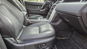 Grey Land Rover Discovery 2016 in Riga, with an engine capacity of 2.00 L and mileage of 292 thousand km for 12550 €, photo 19 on AUTOMOTO.COM.LV