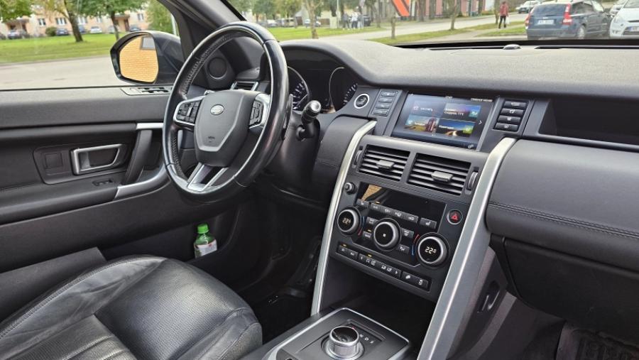 Grey Land Rover Discovery 2016 in Riga, with an engine capacity of 2.00 L and mileage of 292 thousand km for 12550 €, photo 20 on AUTOMOTO.COM.LV