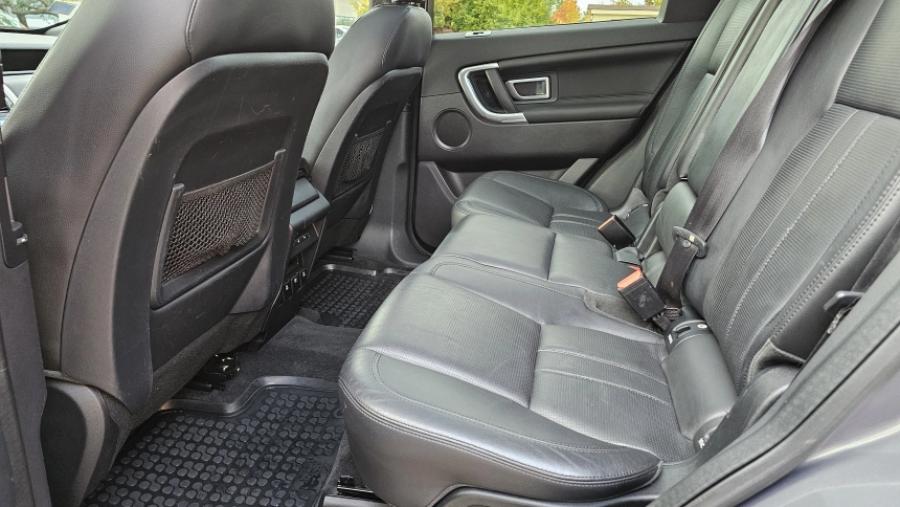 Grey Land Rover Discovery 2016 in Riga, with an engine capacity of 2.00 L and mileage of 292 thousand km for 12550 €, photo 29 on AUTOMOTO.COM.LV