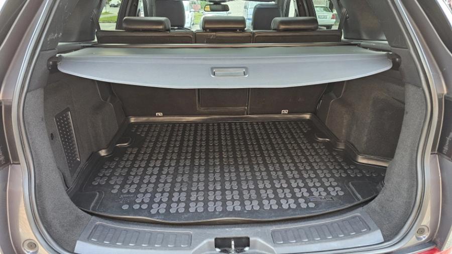 Grey Land Rover Discovery 2016 in Riga, with an engine capacity of 2.00 L and mileage of 292 thousand km for 12550 €, photo 31 on AUTOMOTO.COM.LV