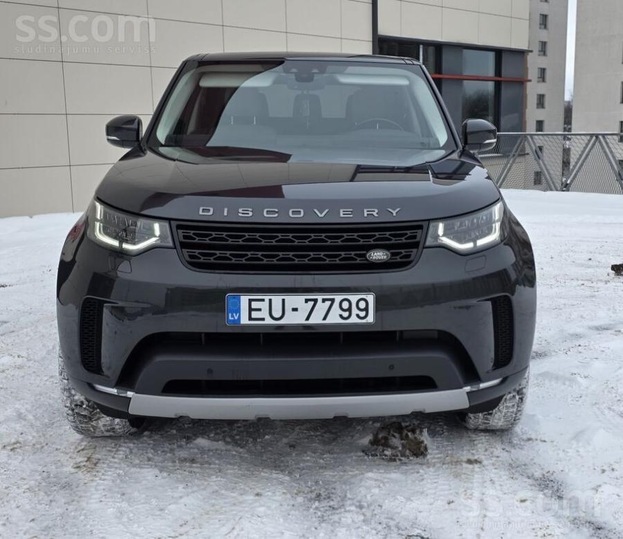 Grey Land Rover Discovery 2017 in Riga, with an engine capacity of 3.00 L and mileage of 200 thousand km for 20490 €, photo 1 on AUTOMOTO.COM.LV